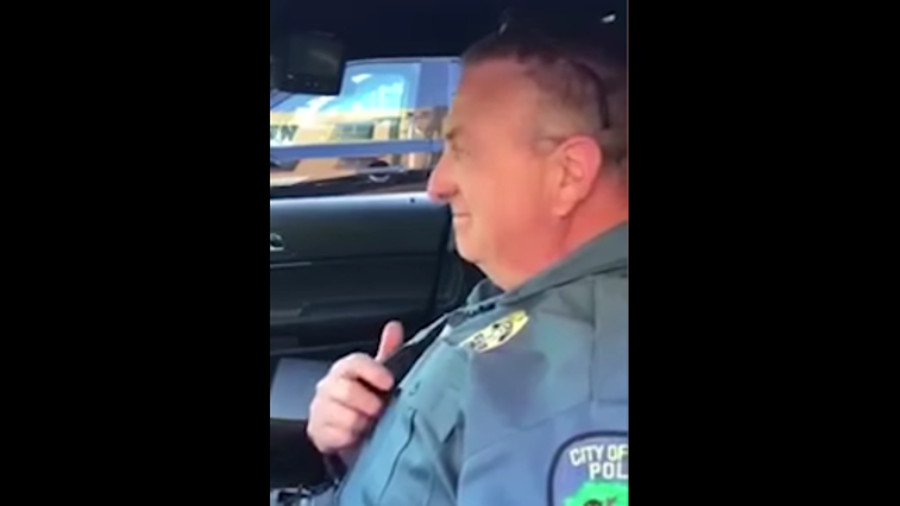 Son Gives Heartwarming Retirement Send-Off to Police Sergeant Father ...