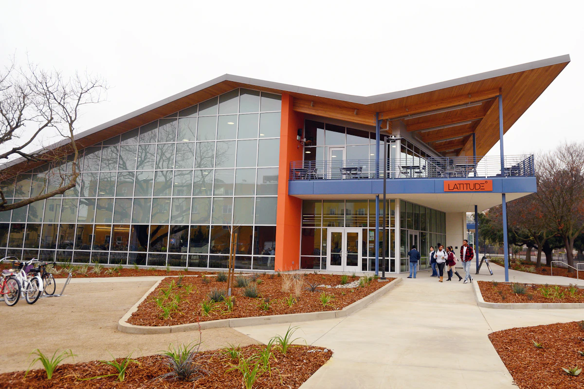 UC Davis Opens 34 Million Dining Commons American School University uc-davis-opens-34-million-dining-commons-american-school-university