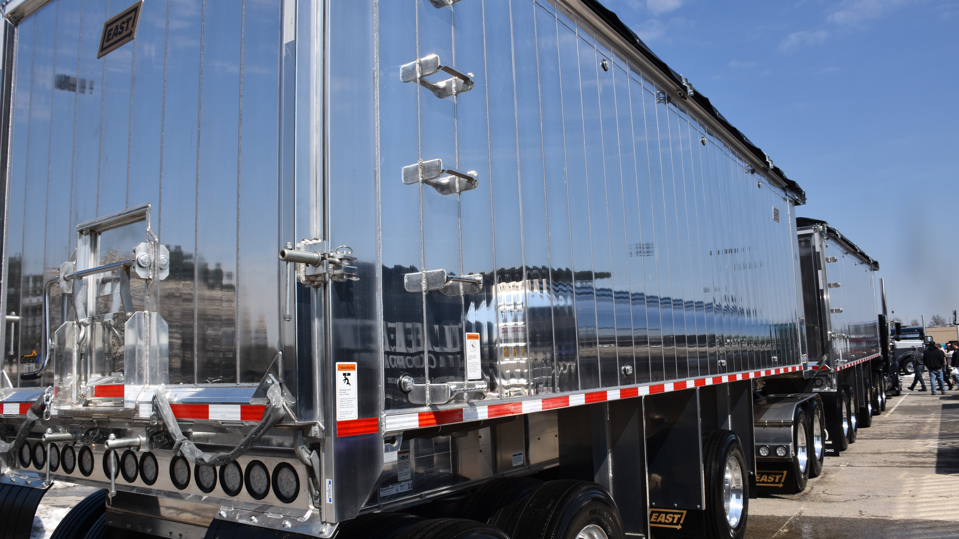 Hillebrand debuts Pulse flexitank | Bulk Transporter
