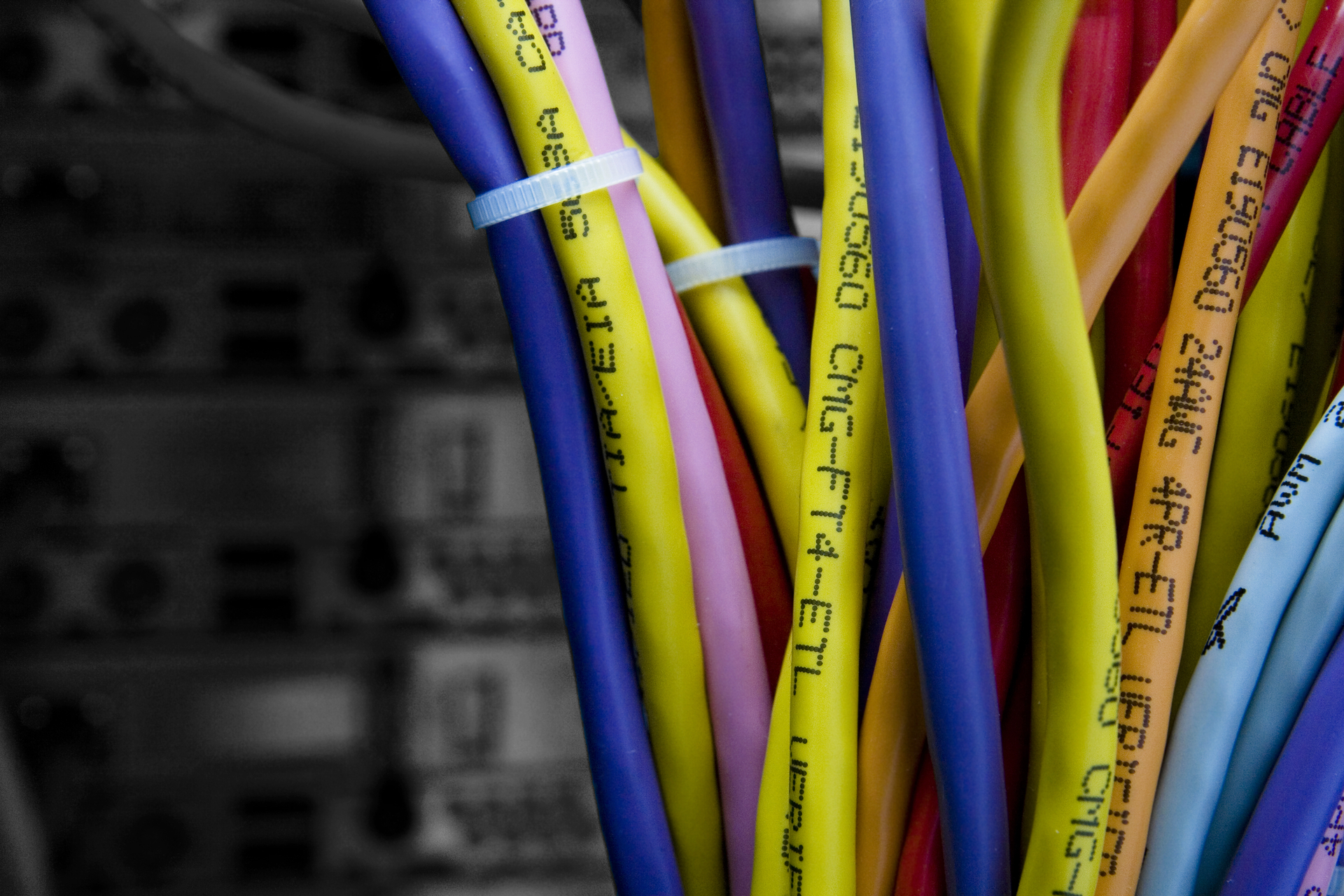 7 notable server rack cabling jobs | Cabling Installation & Maintenance