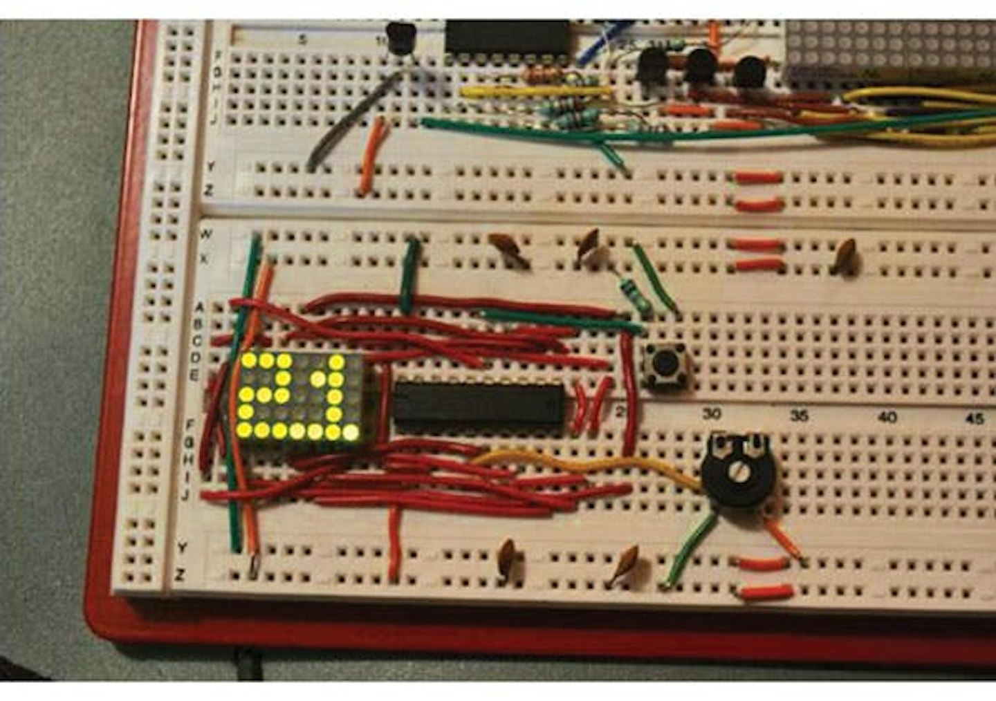 Microcontroller Displays Voltage Measurements in Graphical and Digital ...