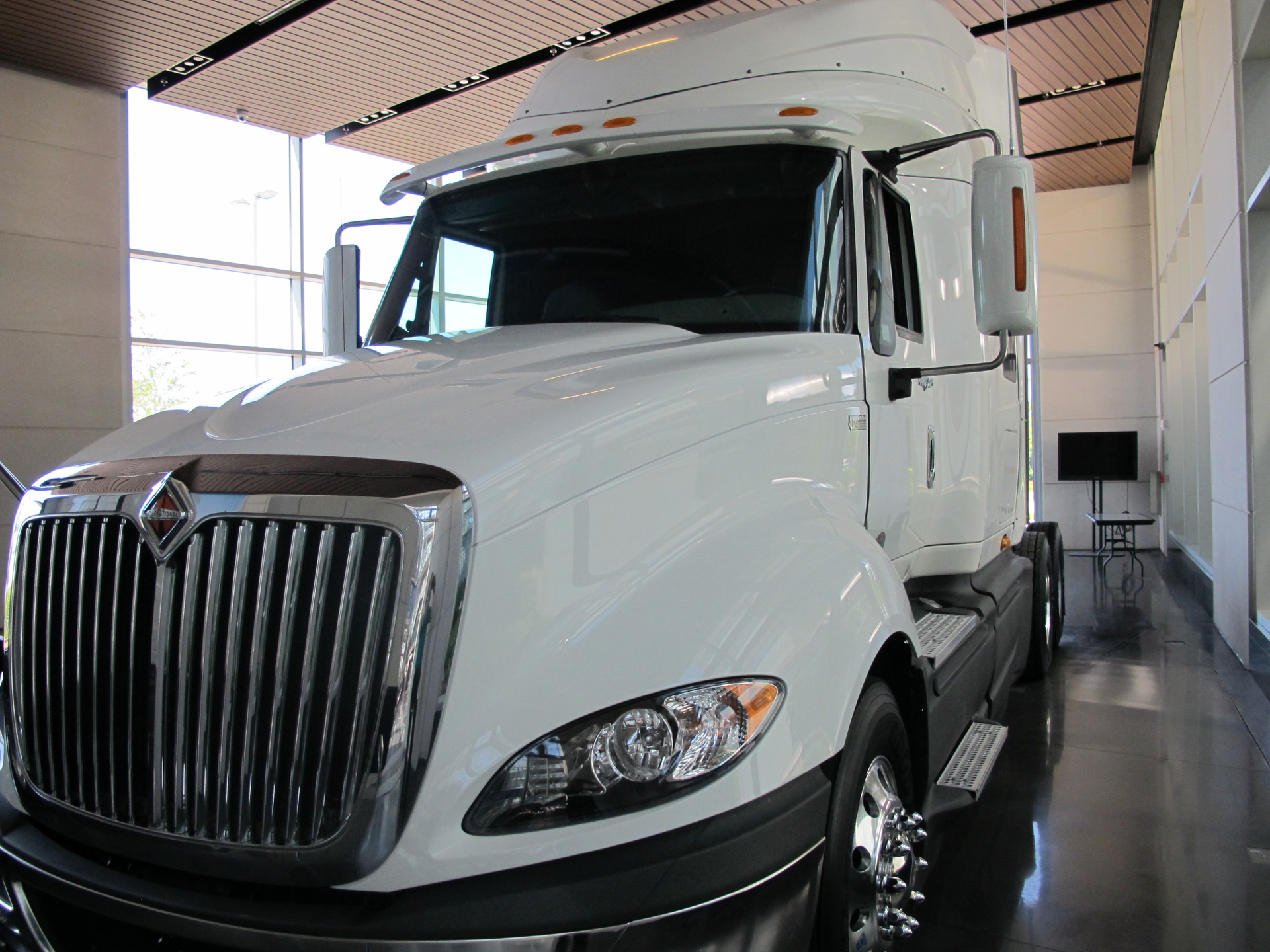 Navistar launches “Diamond Renewed” used truck program | FleetOwner