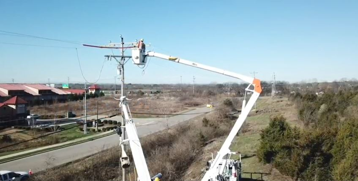 Steel Distribution Pole Install on Energized Line | T&D World